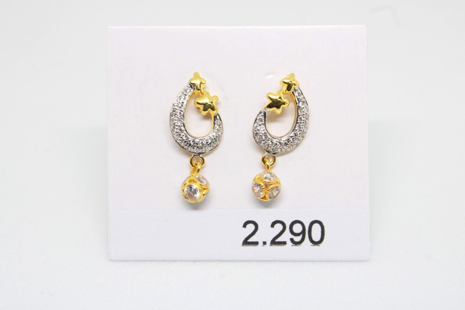 Diamond Buti 2.290 g 18kt – Kishanjewellers